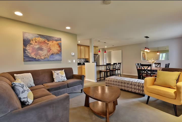 Comfy 2br/3ba Condo Near Killington Ski & Hike - Killington, VT