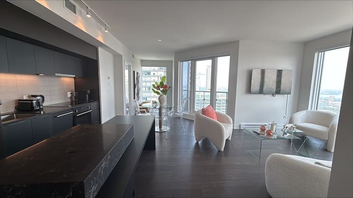 Above It All: Ultra-luxury Penthouse In Dt Mtl - Montreal