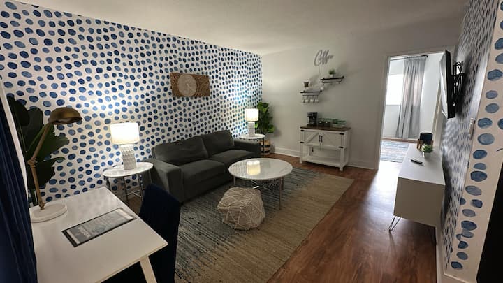 Unique Condo W/ Queen Bed & Canal View - Coconut Creek, FL