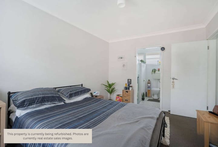 Prickly Pear Stays In Mayfield West - Newcastle
