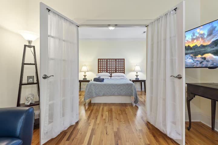Modern 1-br Uptown Flat | Dt Wake Forest - Wake Forest