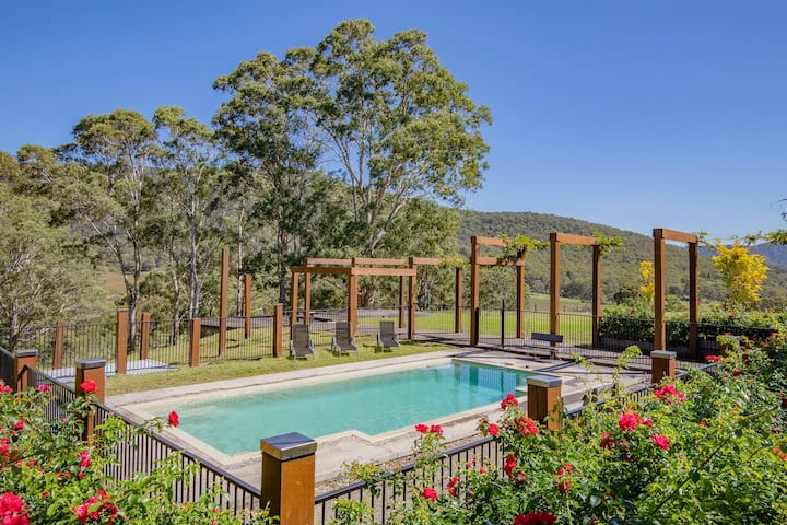 La Roseraie—elegant Hunter Valley Vines Homestead - Paxton