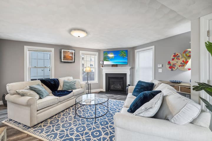 Bliss On Brissette | Marsh Views | Steps To Beach - Salisbury, MA