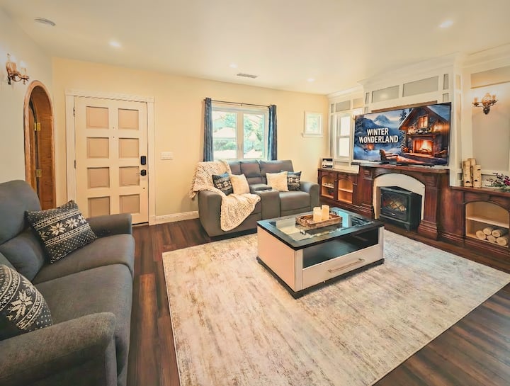 Naples Canal Retreat | Holiday Season Stay - Long Beach, CA