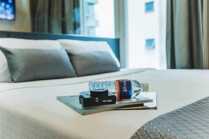 Superior Queen Room Nestled Among Shophouses - Singapore