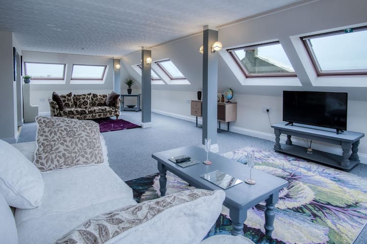 The Penthouse - 1 Bedroom Penthouse - Milford Haven - Milford Haven