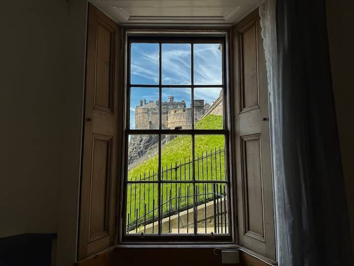 Castle Wynd - 1bd Castle View On Royal Mile - Edinburgh
