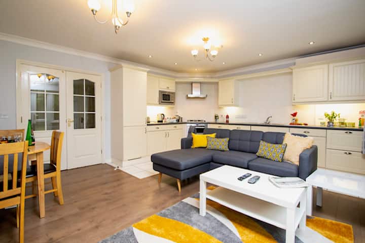 Bracknell Spacious Ground Floor Apartment - Bracknell