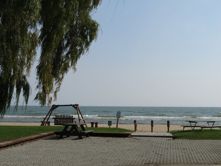 New!  Surfside 13 - Cute Lakefront Condo! - Oscoda, MI