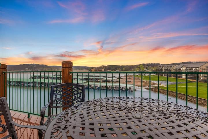 Family Fishing & Fun W/ 2 Pools, Views & Boat Slip - Camdenton, MO