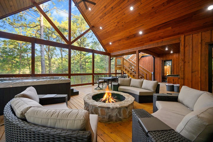 A Stones Throw|5bd5.5bth|slp19|pooltable|hottub - Broken Bow, OK