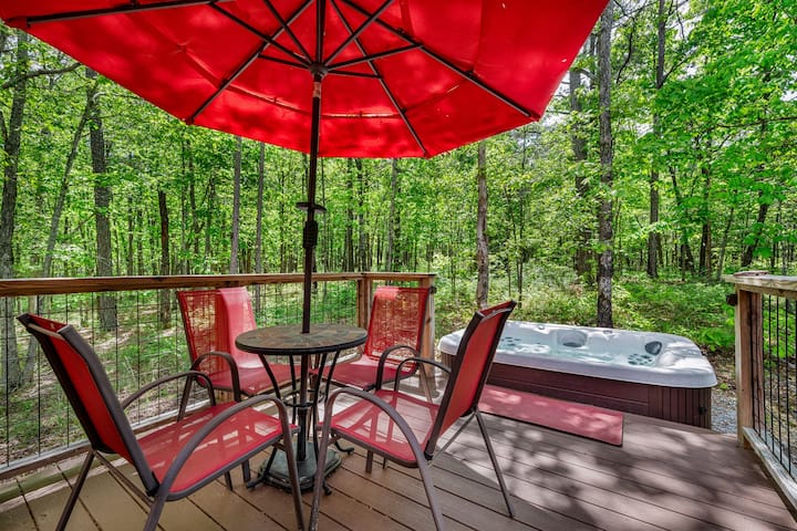 Mentone Tranquility Base With Hot Tub | Fast Wi-fi - Mentone, AL