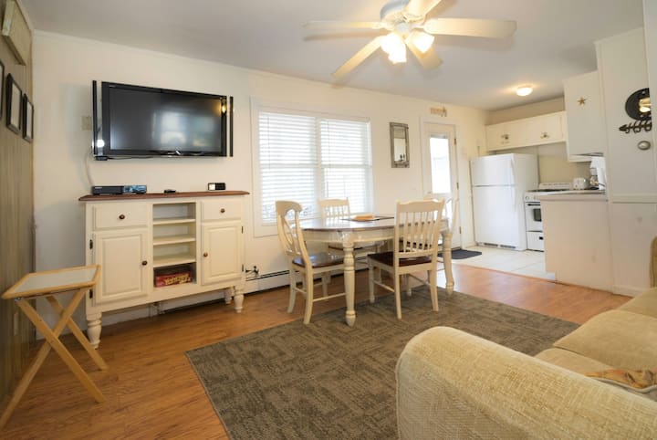 The Soundview Montauk! Unit 8 One Bedroom! - Montauk, NY