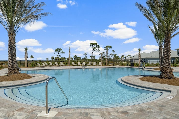 Community Perks: Port St Joe Gem W/ Screened Patio - Port St. Joe, FL