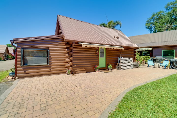 Cabin W/ Boat Launch & Pool Access In Okeechobee - Lake Okeechobee, FL
