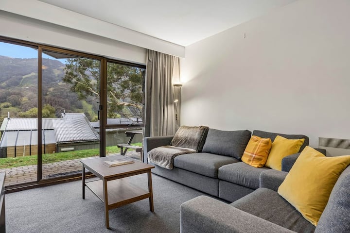 Lantern 01 - Patio - Thredbo