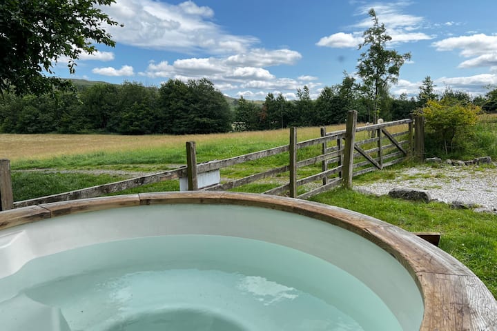 Kilnsey Retreat, Hottub, Newshowers, New Heating - Grassington