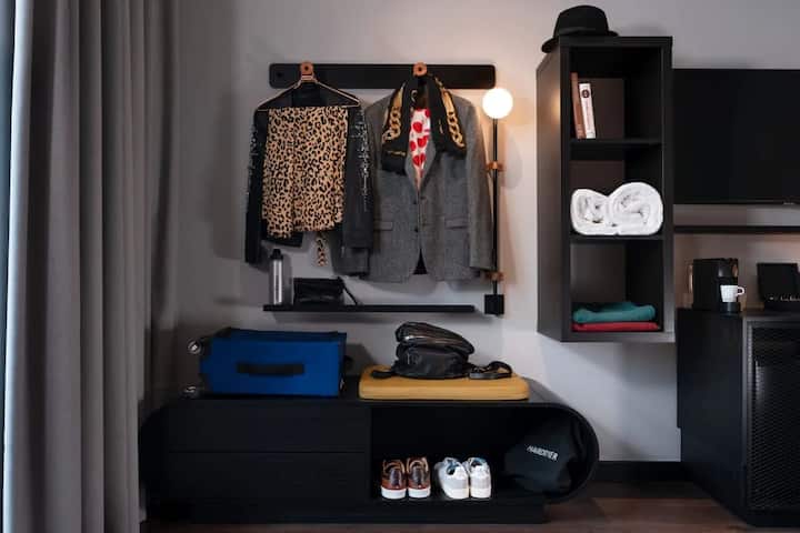 Small Double Room With Balcony I Chic&basic - Porto