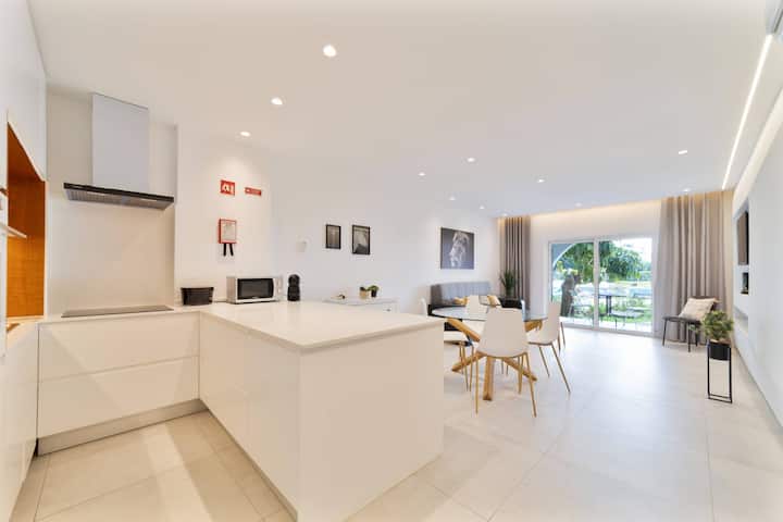 Saro Apartment By Hellovacations - Albufeira