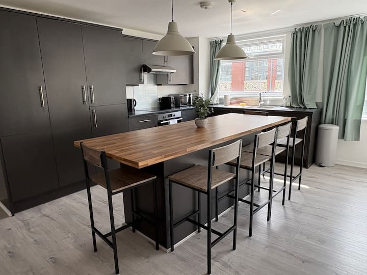 Knightsbridge 3 Br Flat - Chelsea