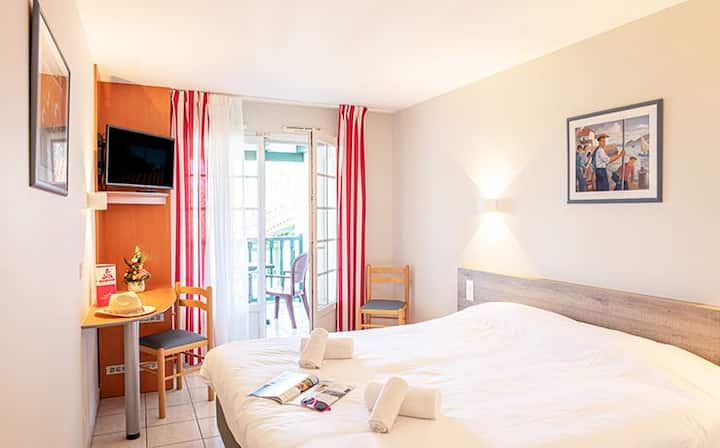 Double Room By Hendaye Azureva - Hendaye