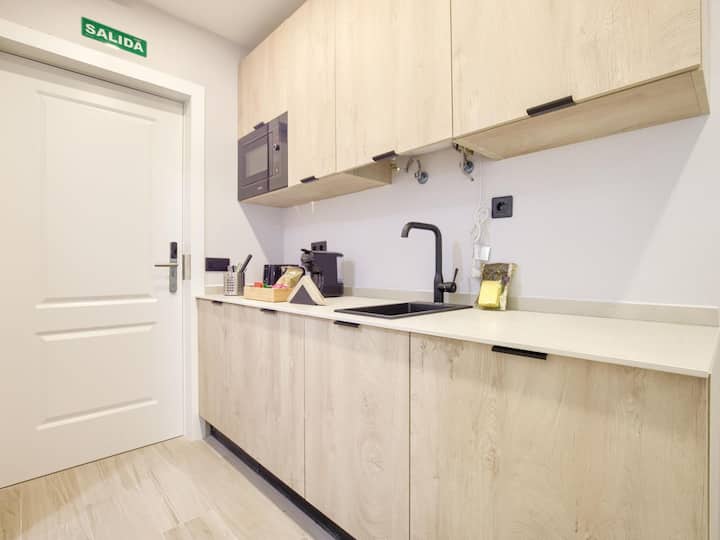 Dobo Sb20 2pax 1bth - マドリード