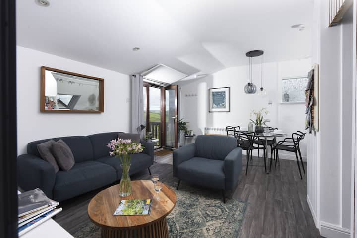 Sea 2, Porth - Pet Friendly/short Walk To Beach - Newquay