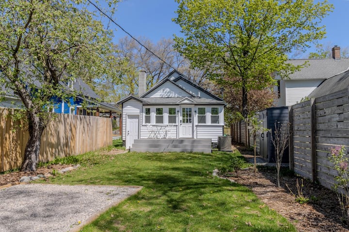 Peony Place - Traverse City, MI