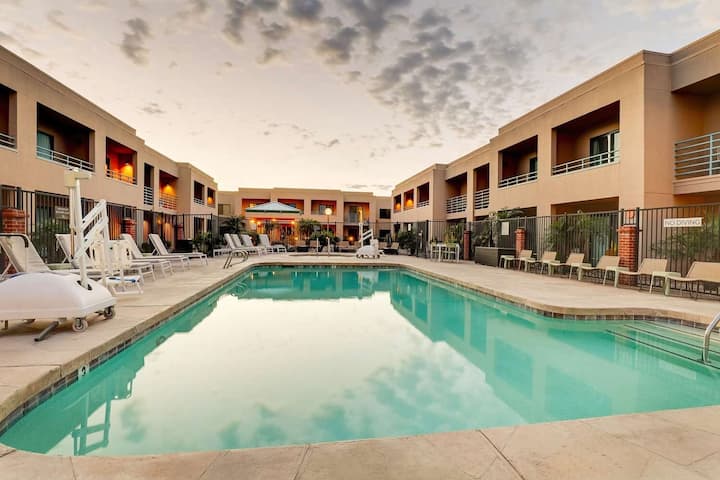 Unit W/ Balcony! Pet-friendly, Near Hiking Trails - Fountain Hills, AZ
