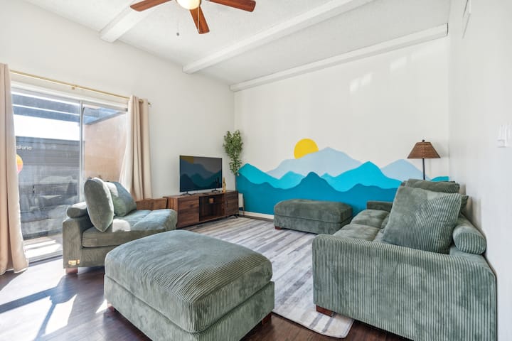 Cozy Condo | Mins To Asu | Walk To Sloan Park - Mesa, AZ