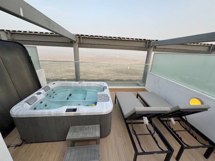 Unique 2bd | Jacuzzi & Sunbed - Abu Dhabi