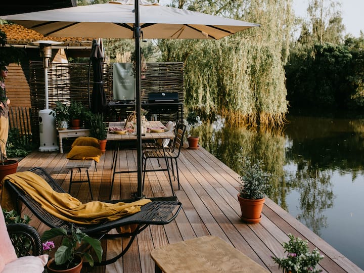 Chalet Dans Un Endroit Calme Au Bord De L'eau - Westerlo