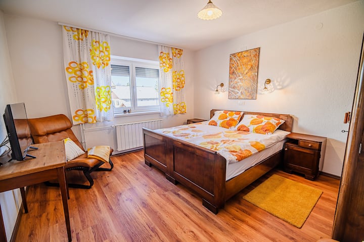 Triple Room With Balcony & Breakfast At Ančkin Kot - Postojna
