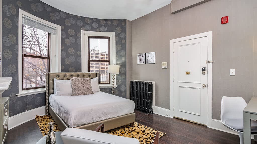 Primo Location, Walk To T & Marathon Finish Line! - Apartments for Rent ...