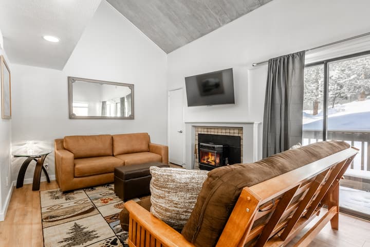 Cozy Studio Loft Near Village W Pool And Spa 623 - Mammoth Mountain, CA