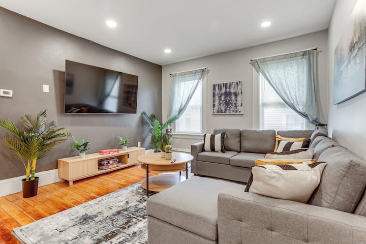 1 Mi To Dtwn: Pet-friendly Providence Apt W/ Yard - Providence, RI