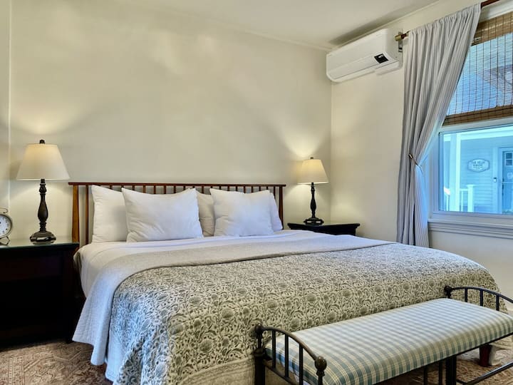 Aq Inn 10 King Suite, Harbor View - Boothbay Harbor, ME