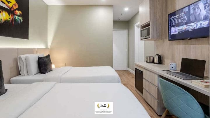 Single Twin – Downtown Mtl Stay - Montreal