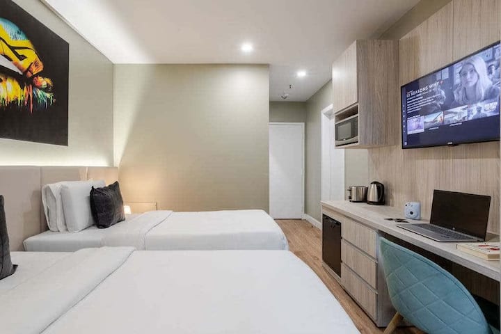 Single Twin – Downtown Mtl Stay - Montreal