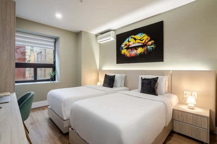 Single Twin – Downtown Mtl Stay - Montreal