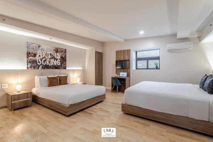 Queen Duo – Heart Of Montreal - Montréal, QC