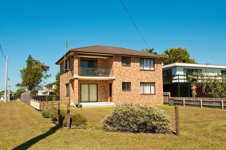 The Penguins Head - Greenwell Point