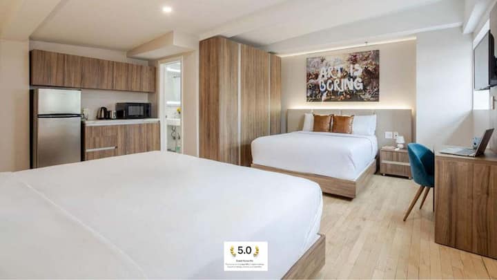 Royal Match – Mtl Village Vibe - Montreal