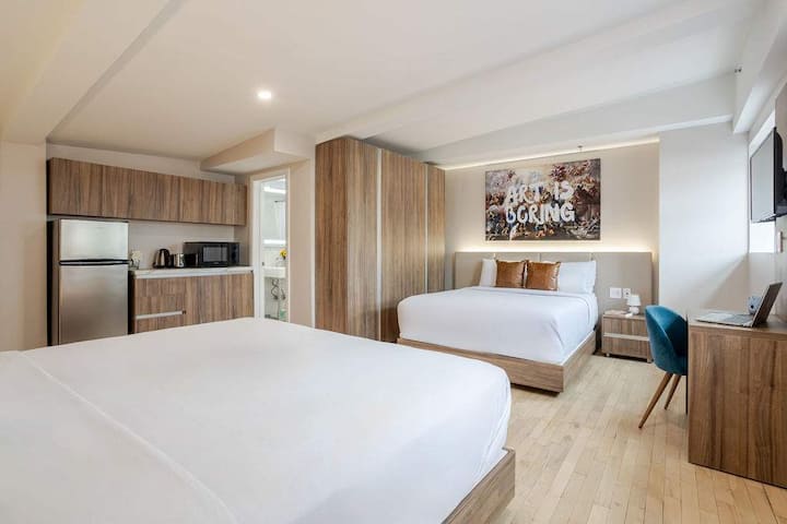 Royal Match – Mtl Village Vibe - Montreal