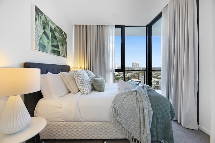 Surfers Paradise 2-bed Flat With Luxury Amenities - 브로드비치