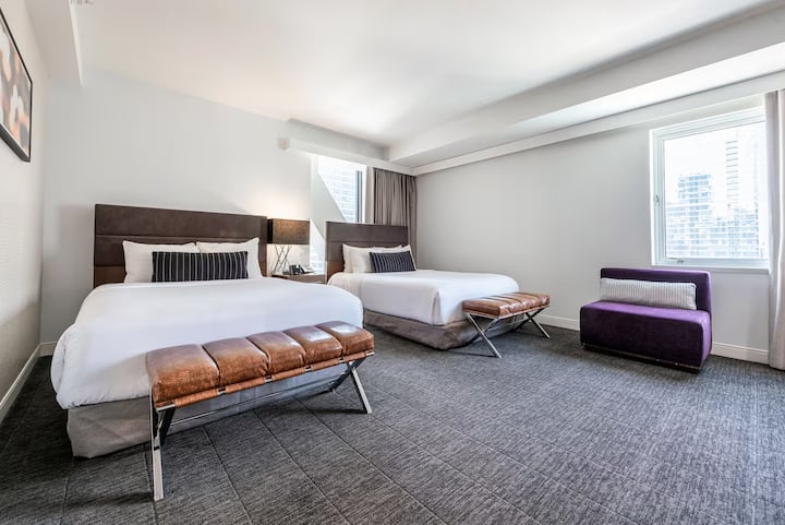 2 Modern Rooms Chicago’s Top Attractions & Rooftop - Chicago, IL