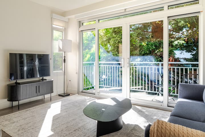 Blueground | N. Los Altos, Pool , Nr Googleplex - Mountain View, CA