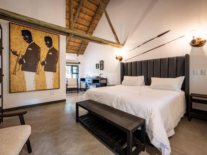 Sunbird Oasis Lodge | Family Chalet - Acornhoek