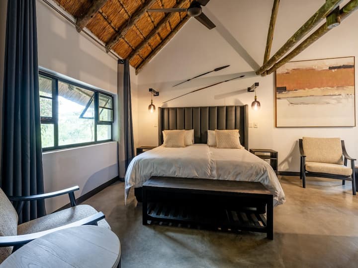 Sunbirds Oasis Lodge | Suite - Acornhoek