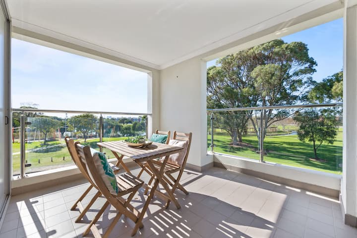 Stylish Rockingham Stay With Wi-fi & Parking - Rockingham